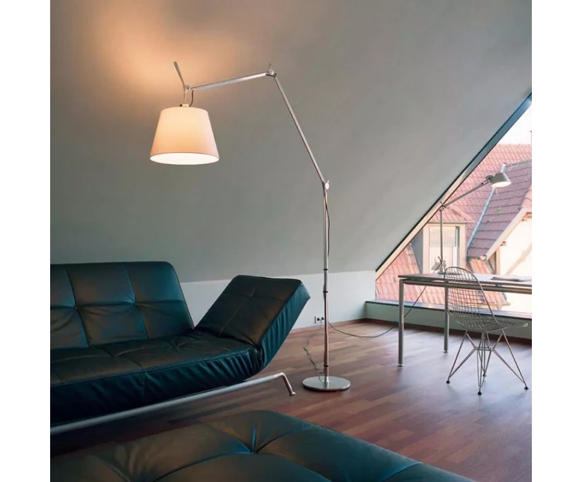 Tolomeo mega store